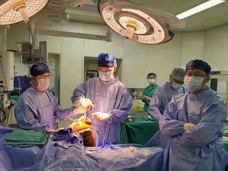 智慧科技引领发展，数字骨科惠及民生——Brainlab KNEE 3正式在上海六院装机 | 骨科在线